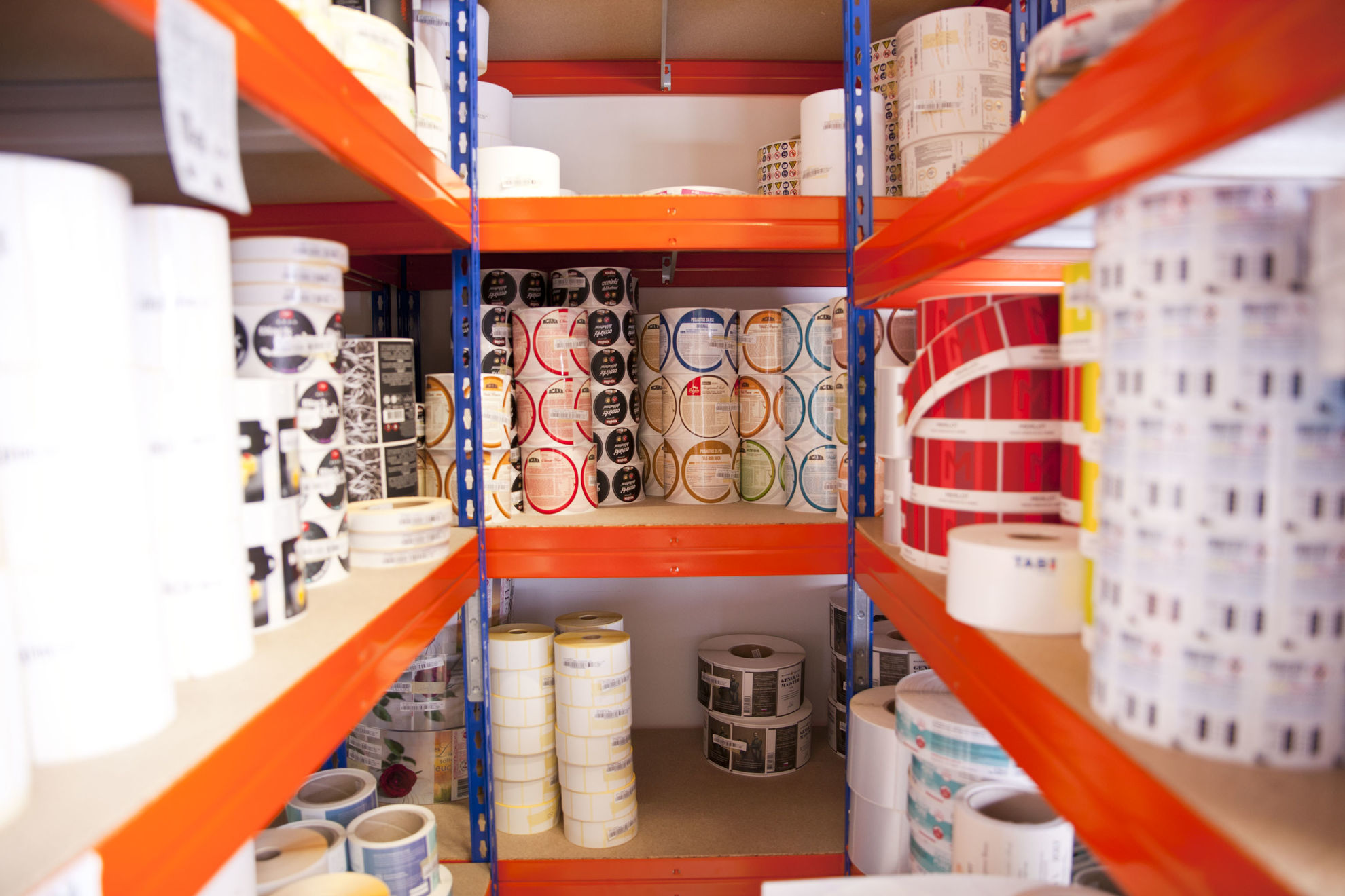 LabelProfi | Materials and adhesives